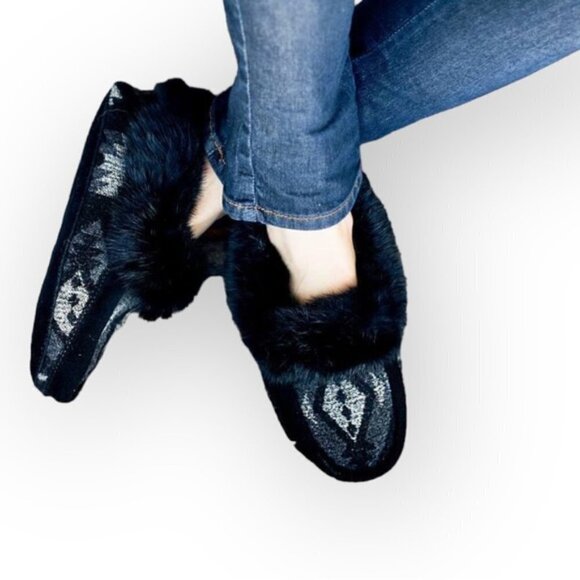 Manitobah | Shoes | Manitobah Mukluks Tipi Rabbit Fur Moccasins L9m7 ...
